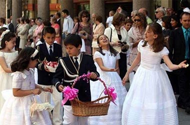 La Iglesia, "preocupada y entristecida por el boato social" que rodea a ...