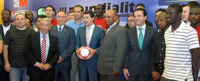Más de 700 futbolistas de 30 países disputan en la Comunidad el VII Mundialito de la Inmigración ...