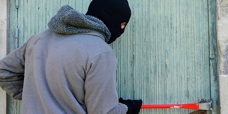 ¿Sabes qué pasaría si matas a un ladrón que sorprendes robando en tu ...