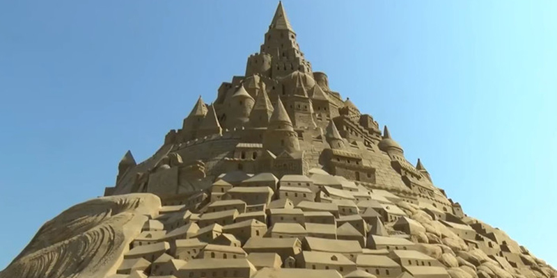 Este castillo de arena gigante consigue el récord Guinness en Alemania ...