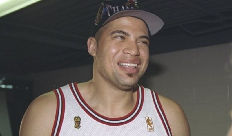 Bison Dele: campeón con Jordan en los Bulls, abandonó en su mejor ...