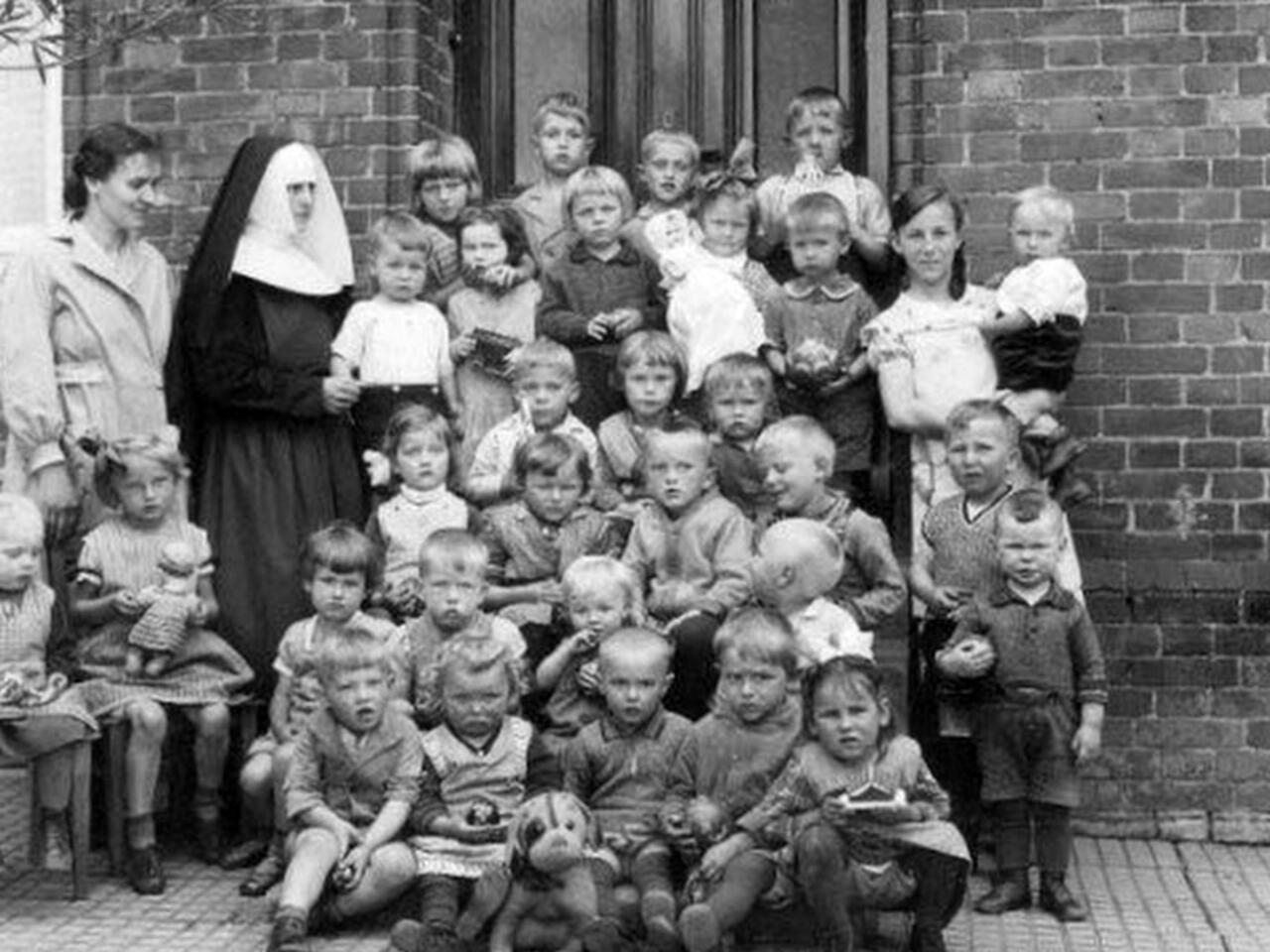 La fosa de Tuam: el horror oculto de los casi 800 bebés enterrados en ...