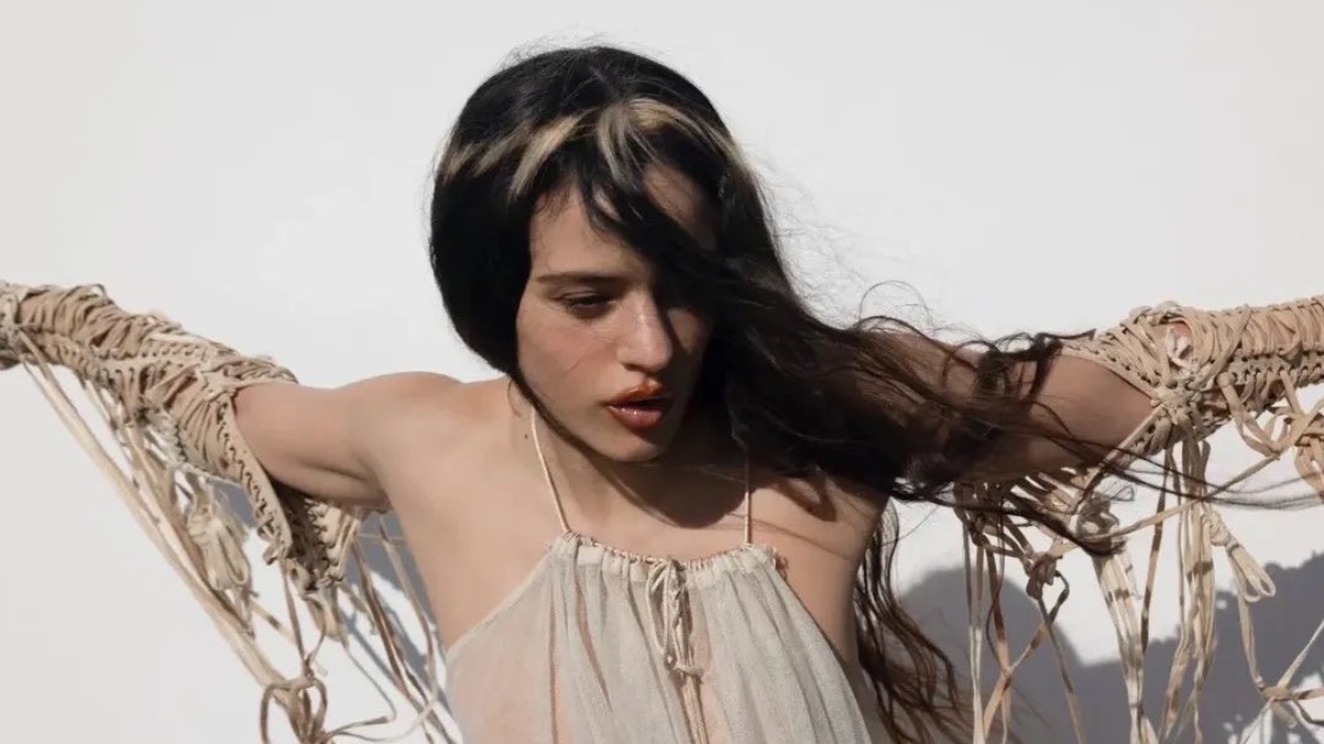 'Radical y fascinante': Lux de Rosalía, el mejor álbum del año ...